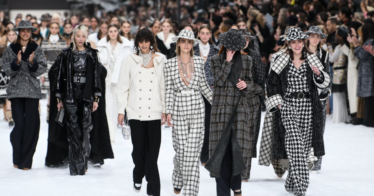 A história da Chanel na moda e sua influência sobre as mulheres ...